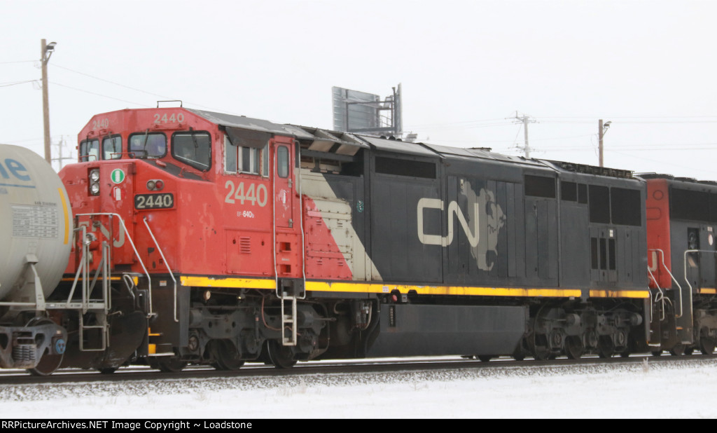 CN 2440